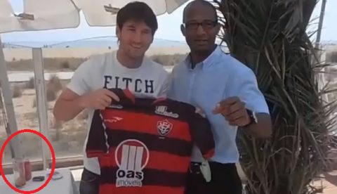 Lionel Messi bebe coca cola Archives - miBrujula.com