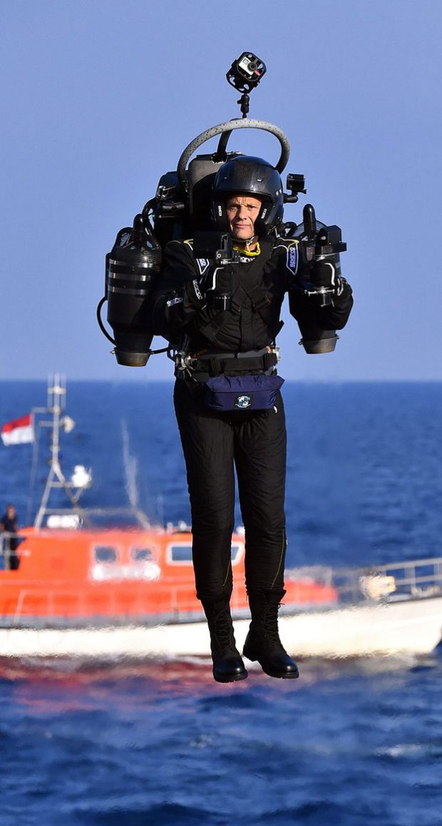 Primer vuelo del JetPack JB10 en Mónaco - miBrujula.com