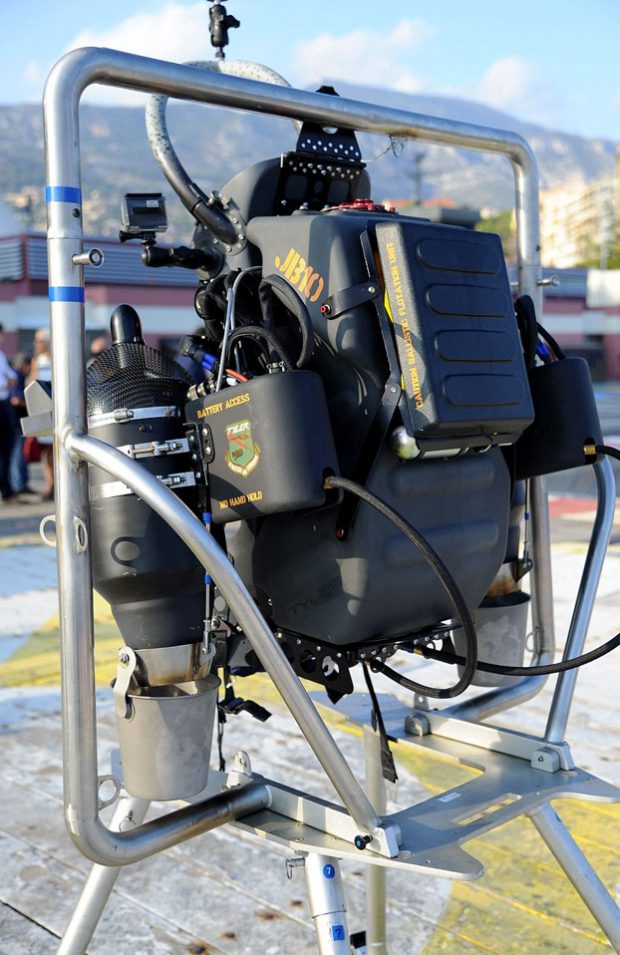 Primer vuelo del JetPack JB10 en Mónaco - miBrujula.com