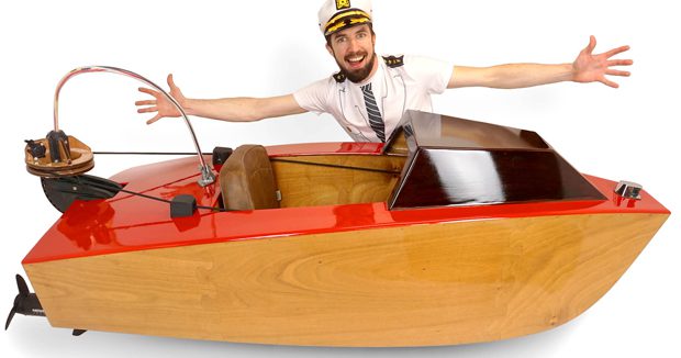 Construyen un mini barco y esta es la primera vez que lo prueban en el ...