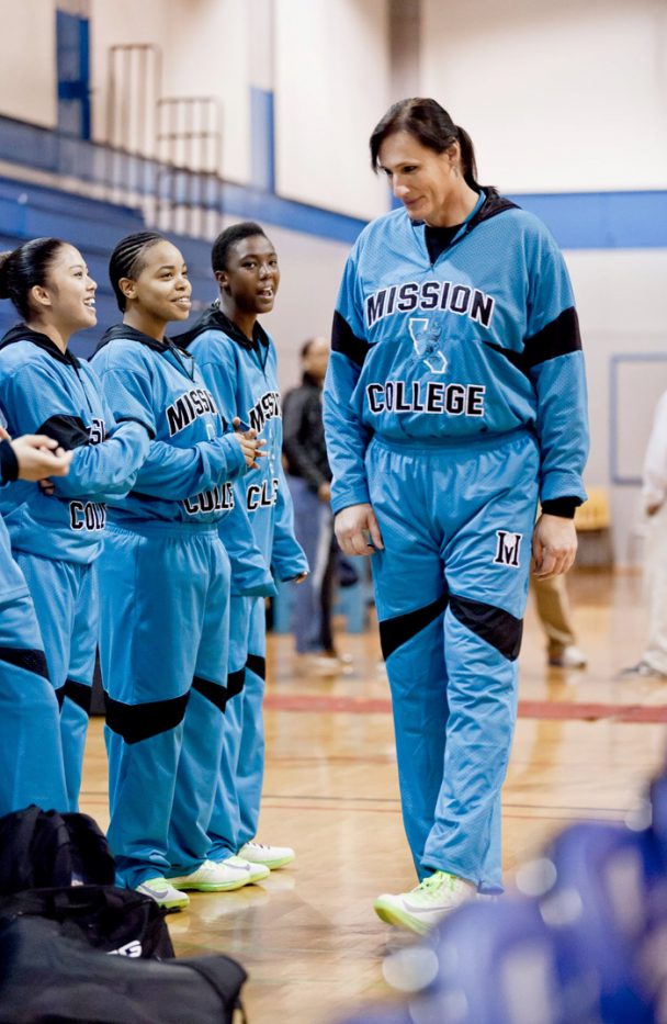 Gabrielle Ludwig: una jugadora de baloncesto de 2 metros de altura y ...
