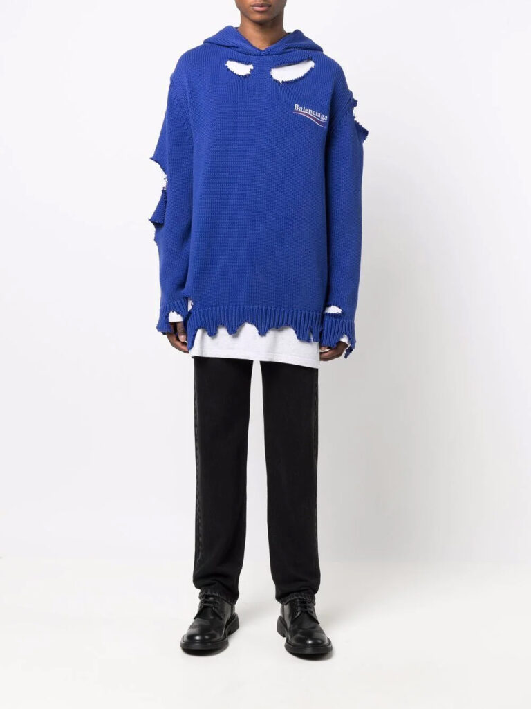 Balenciaga vende una sudadera completamente rota por 1.350 euros ...